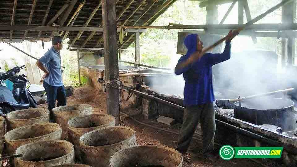 Tak Lulus SD, Karmijan Mampu Mendirikan Usaha Produksi Gula Tumbu dan ...