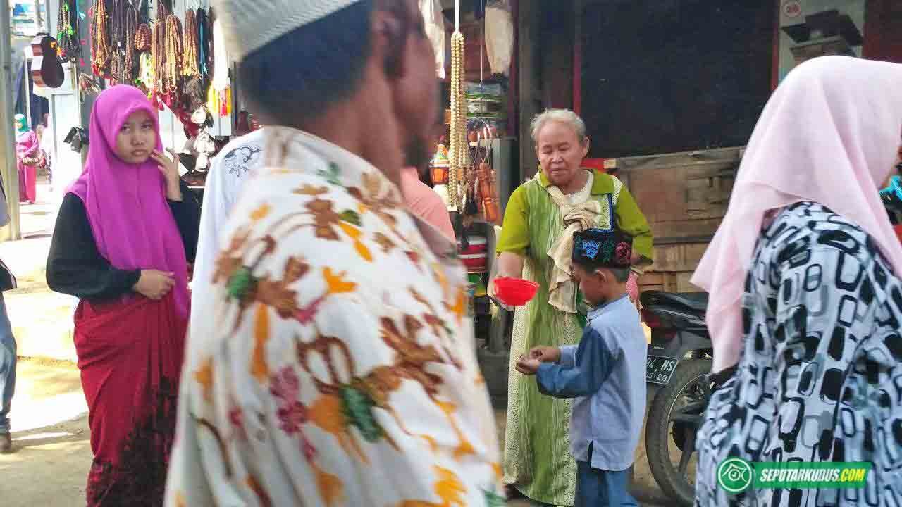 Mukhlisin Dikejar-Kejar Usai Memberi Sedekah pada Seorang Pengemis di ...