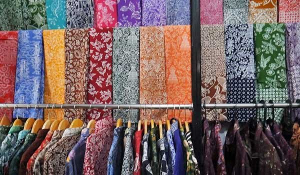 Alfa Shoofa Punya Belasan Corak Batik Khas Kudus yang Cocok untuk ...
