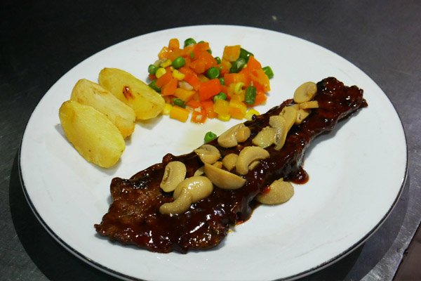 Obong Steak, Tempat Makan Steak Enak di Kudus yang Sering Jadi Rujukan