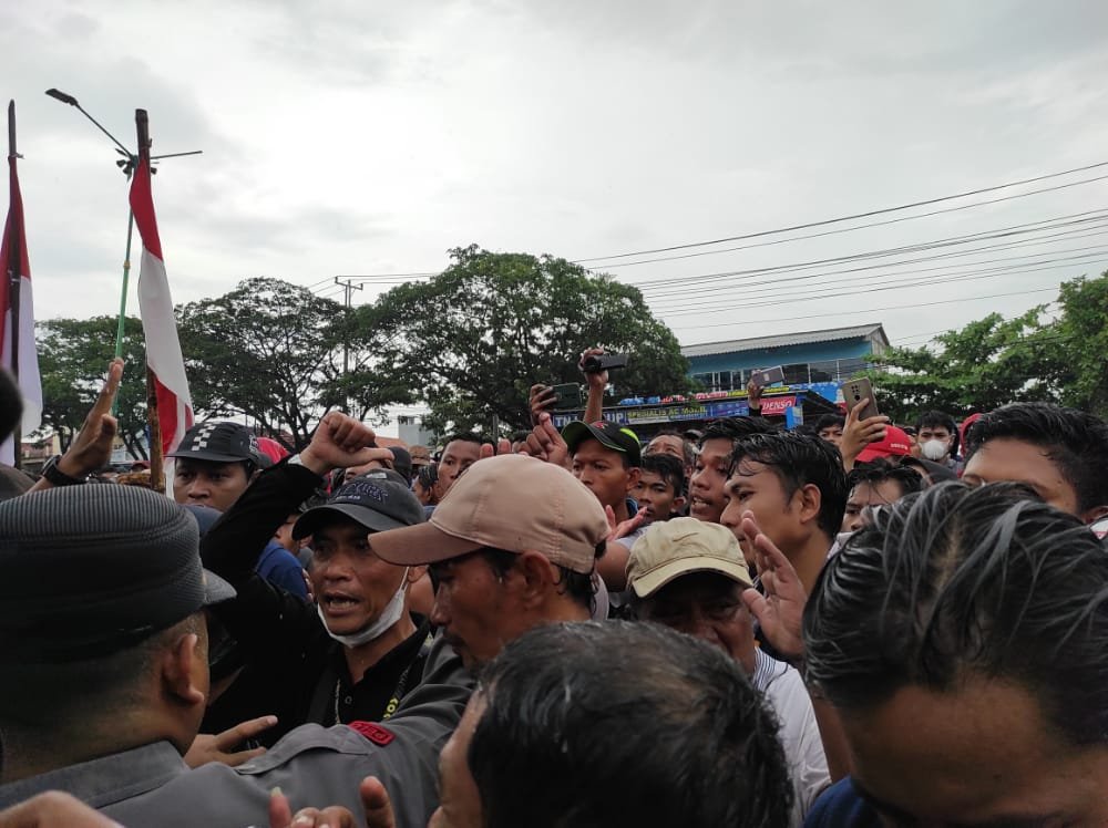 Tolak Tenggelam Ratusan Warga Bonang Demo Di Depan Kantor Dprd Demak