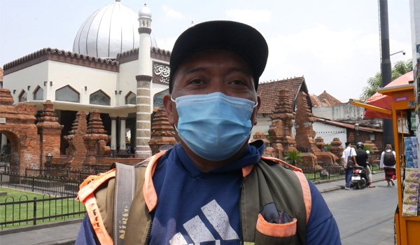 Kisah Subarkah Hidupi Keluarga dari Jadi Fotografer Menara Kudus Selama ...