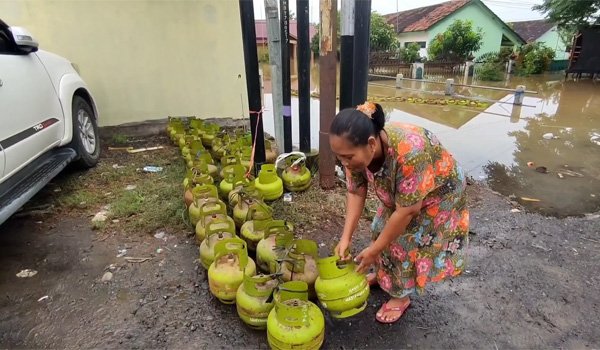 Gas Melon Bikin Pusing Warga, Langka dan Harganya Ugal-ugalan