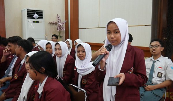 Dapat Pertanyaan Kritis dari Siswa SMAN 1 Kudus, Anggota DPRD Kudus Ali ...