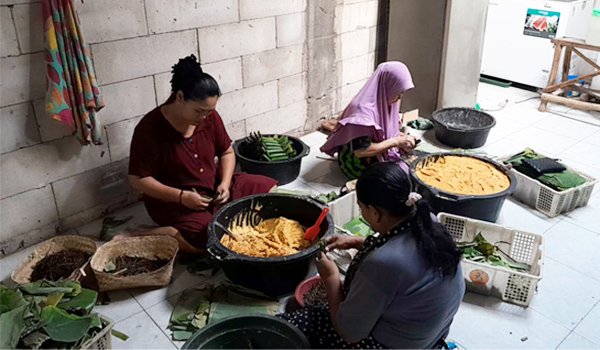 Kena PHK, Saidatun Malah Sukses Bisnis Entho-Entho Khas Kudus