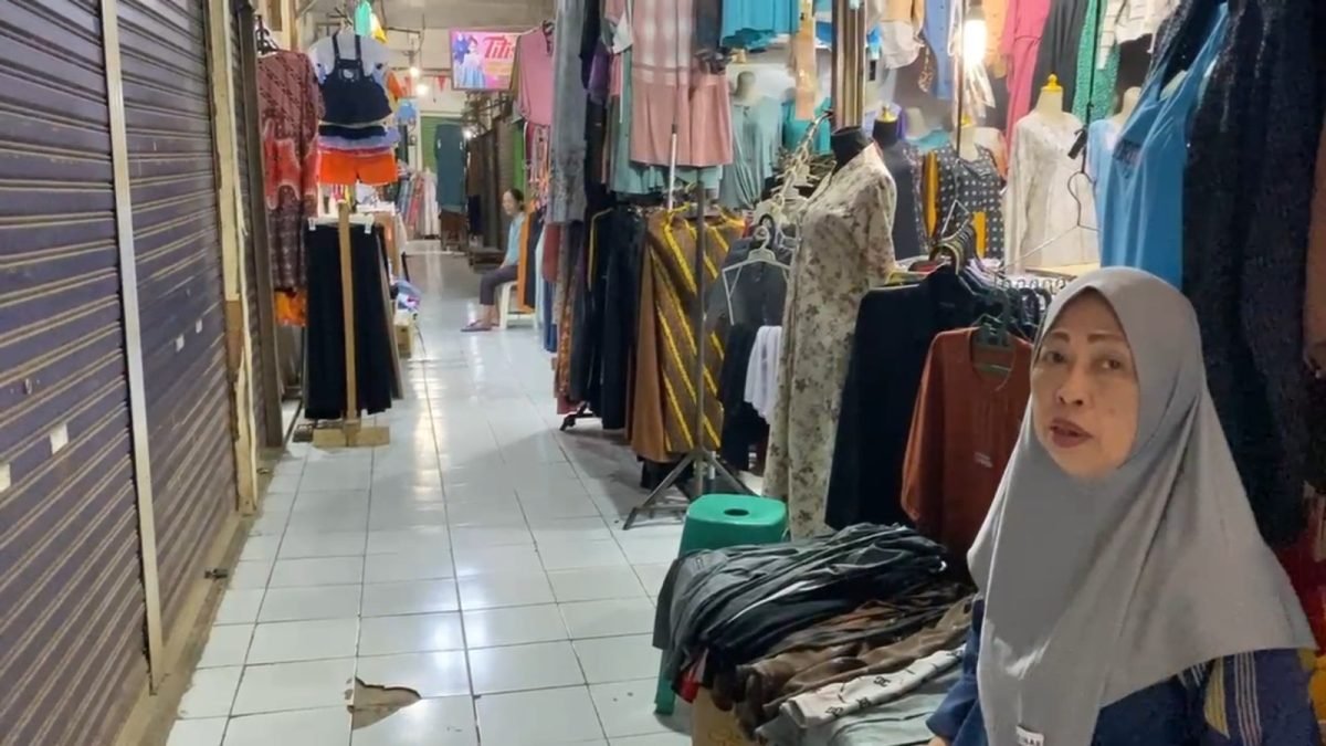 Sepi Pembeli dan Retribusi Naik, Nasib Pedagang Pasar Bitingan Kudus ...